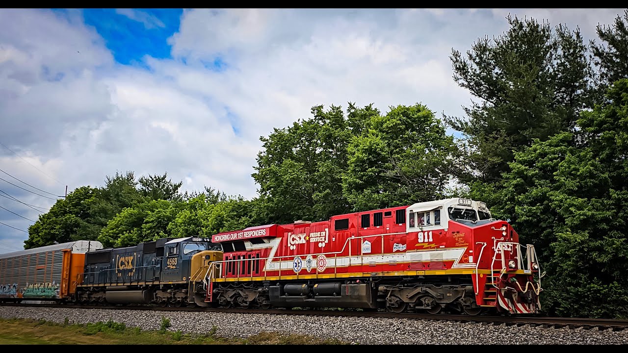 CSX 911 and Norfolk Southern Blue Mane in Action - YouTube