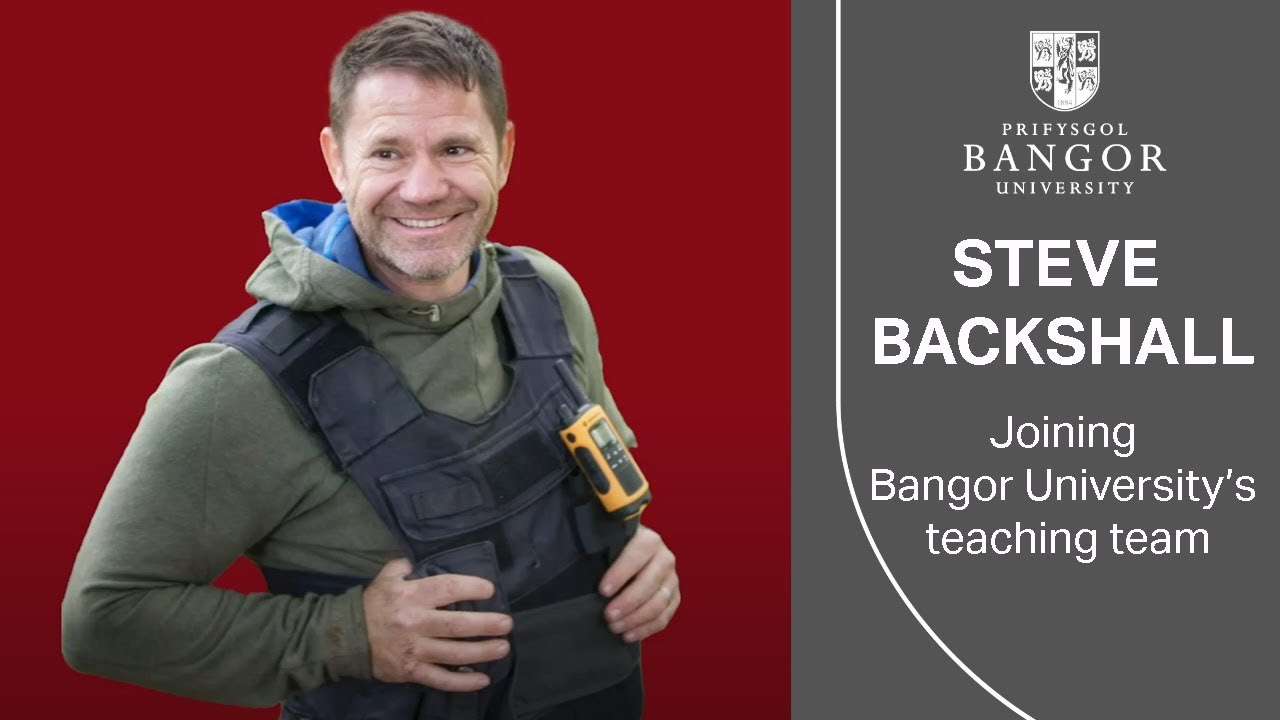 Introducing Steve Backshall! - YouTube
