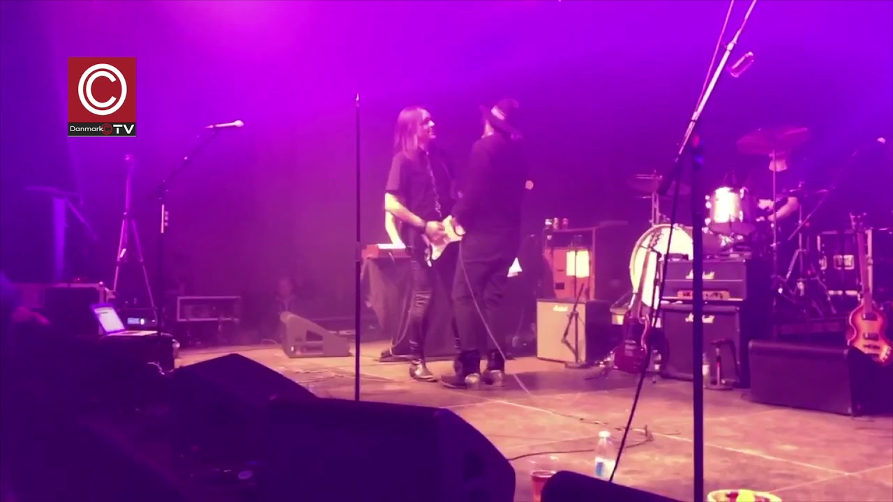 Eran DD spiller ved årets Julerock - YouTube