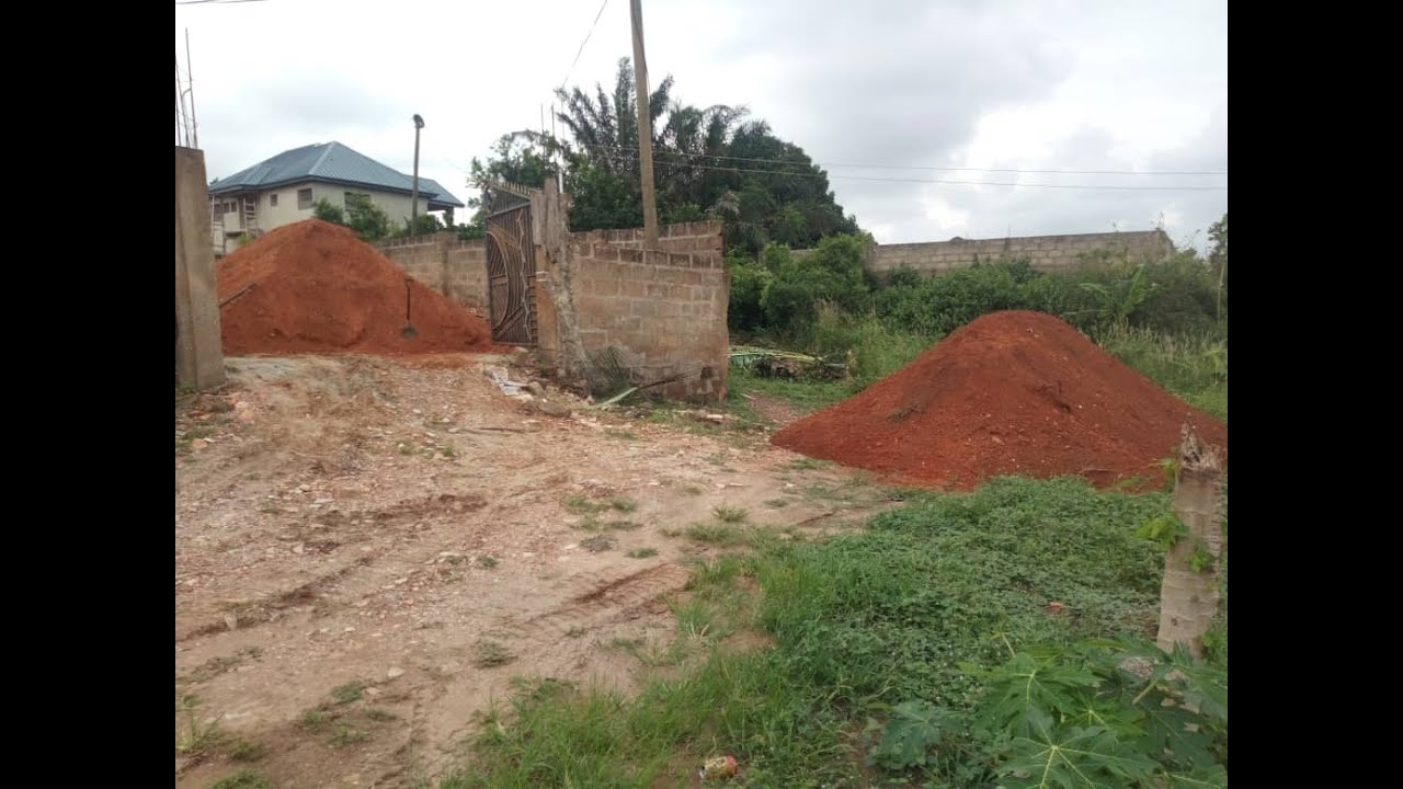 Building In Ghana pt 21// Compound levelling Done - YouTube