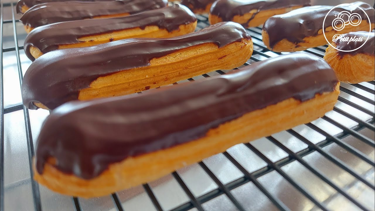 Éclair au chocolat Recipe | Crispy on the outside and Creamy on the ...