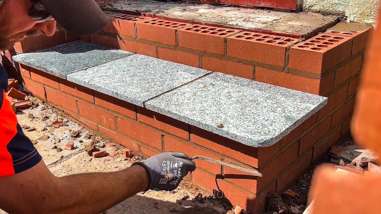 Bricklaying - Triple Brick Step - YouTube