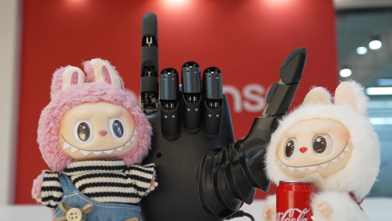Robotic hand rap with Labubu 🤪 - YouTube