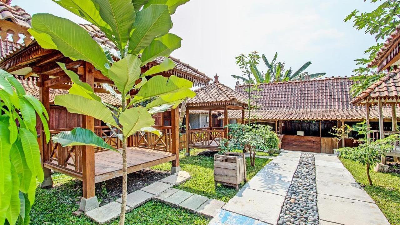 Collection O 91582 Green Kasongan Cottage, Yogyakarta, Indonesia - YouTube