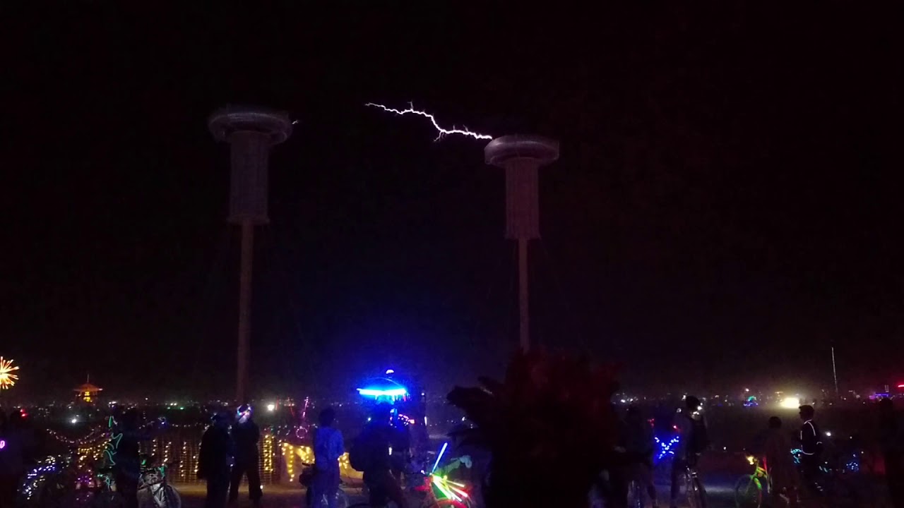Fun with Tesla coils, Burning Man 2017 - YouTube