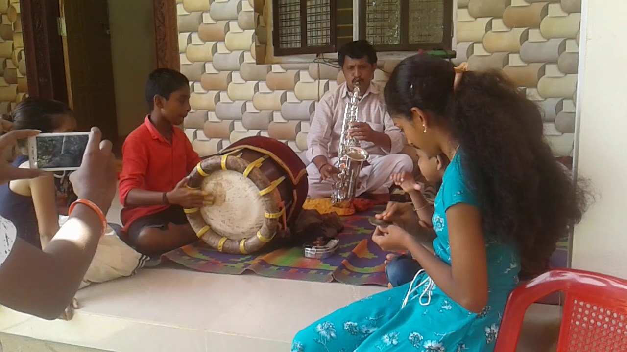 Thavil playing the yajnesh Devadiga ballamanja with harish saxophone ...