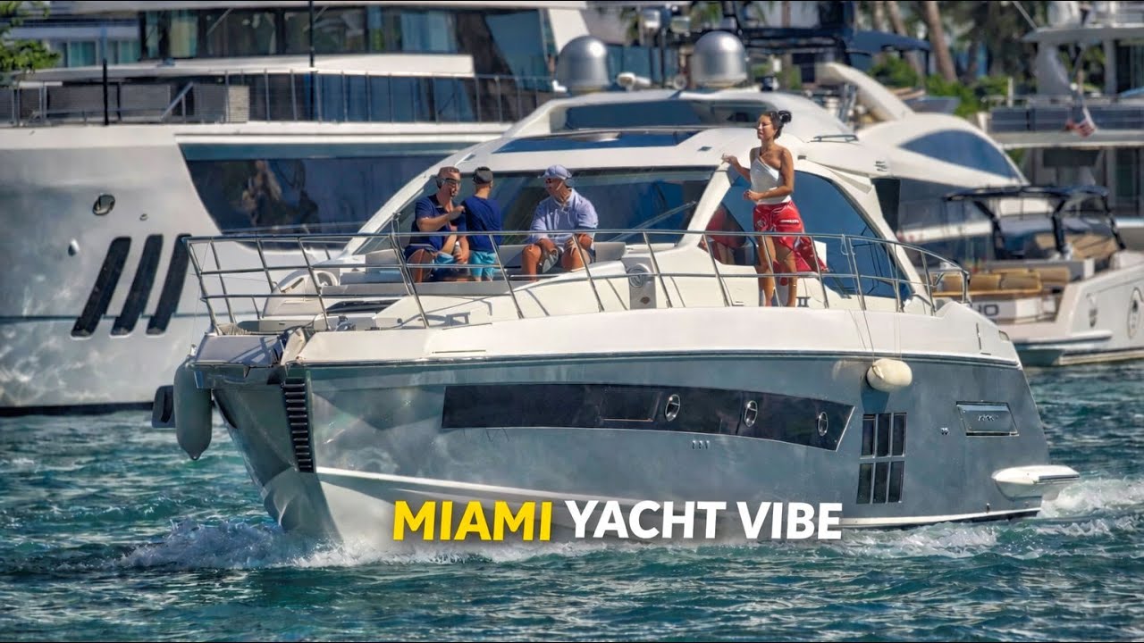 MIAMI YACHT VIBE 🌴 Luxury Boats & Yachts Going by the Ocean & River ...