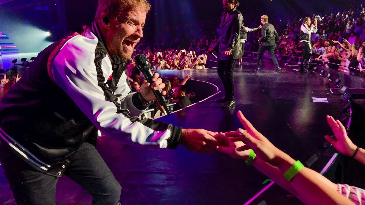 Backstreet Boys 4K Live in Vegas — VIP Table — June 30, 2017 - YouTube