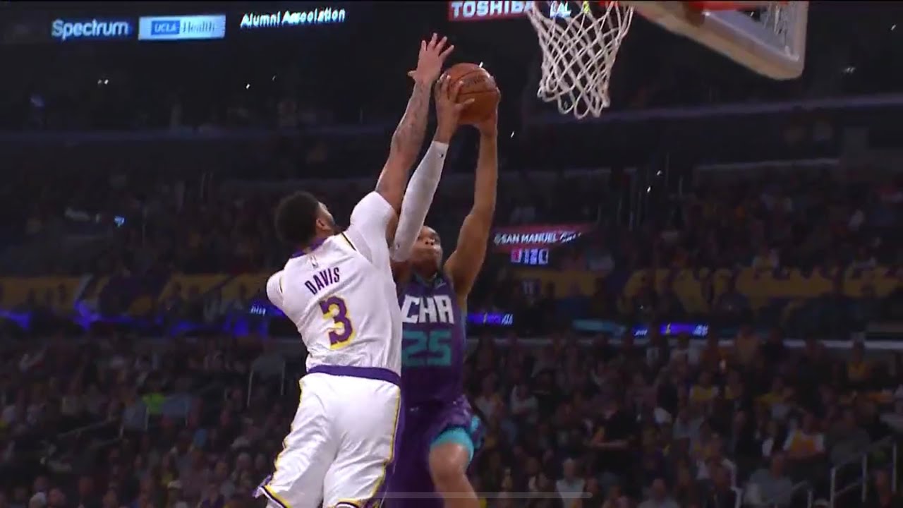 Anthony Davis Blocks Shot Then LeBron Throws Lob... - YouTube