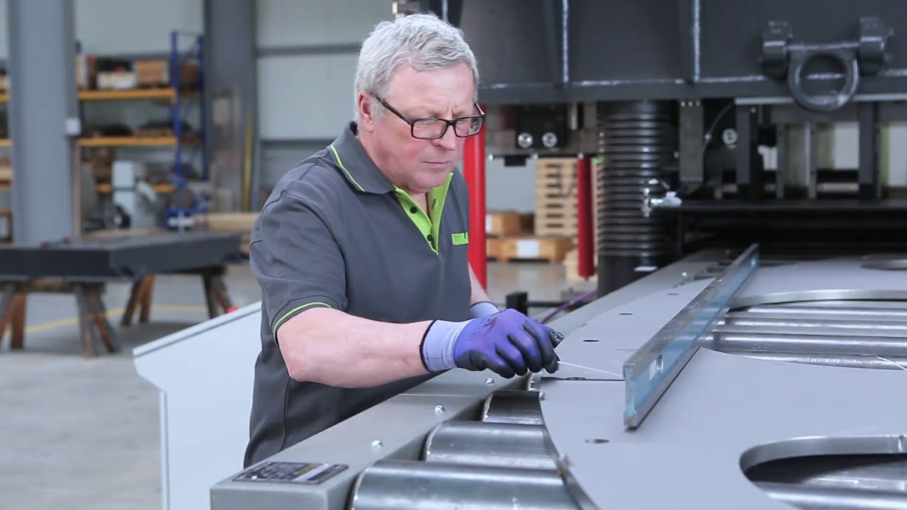KOHLER – Part leveling machine for heavy plates – Peak Performer - YouTube