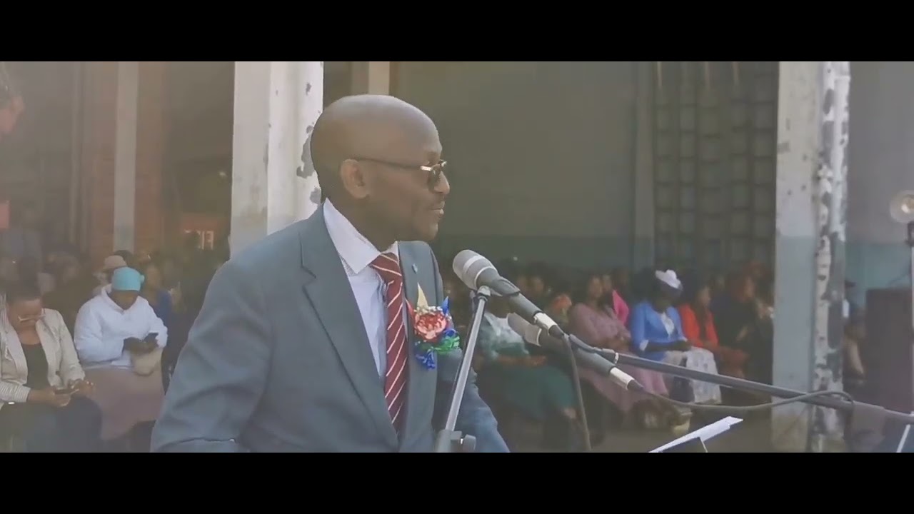 Town Clerk Eng Hosiah Chisango gives his welcome remarks at the Fire ...