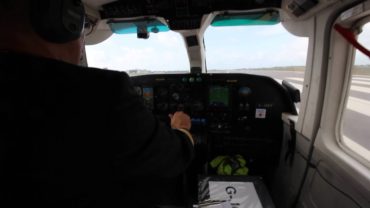Trislander G-JOEY start in Guernsey - YouTube
