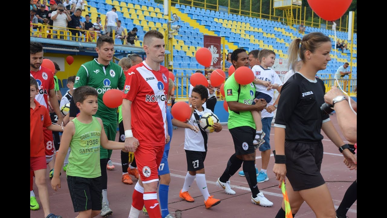 Eric, Lazar si prietenii meci caritabil la Medias | novatv.ro - YouTube