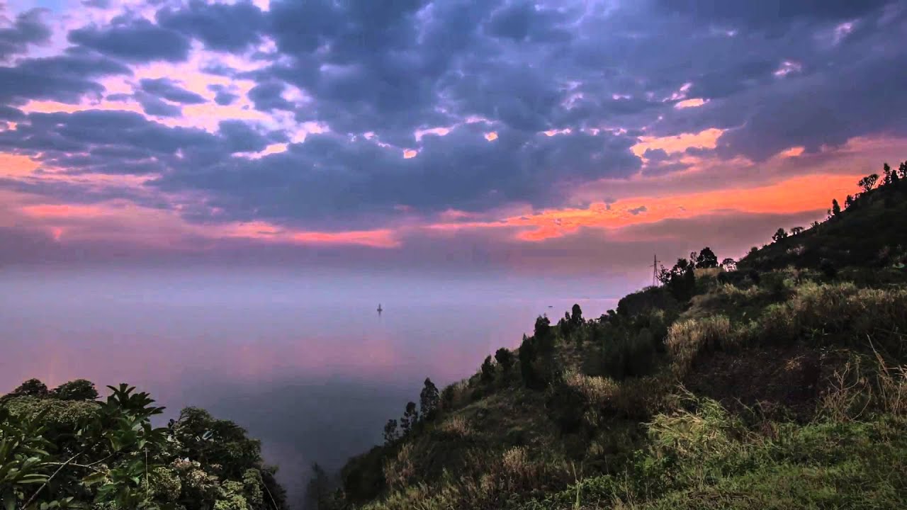 Sunset timelapse over Lake Kivu in Rwanda - YouTube