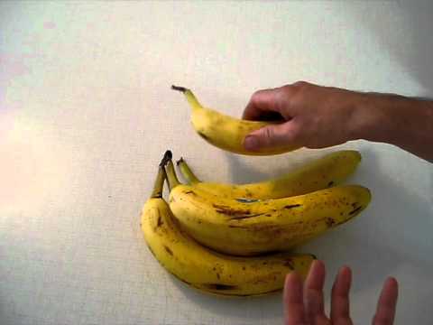 How to keep bananas from bruising - YouTube
