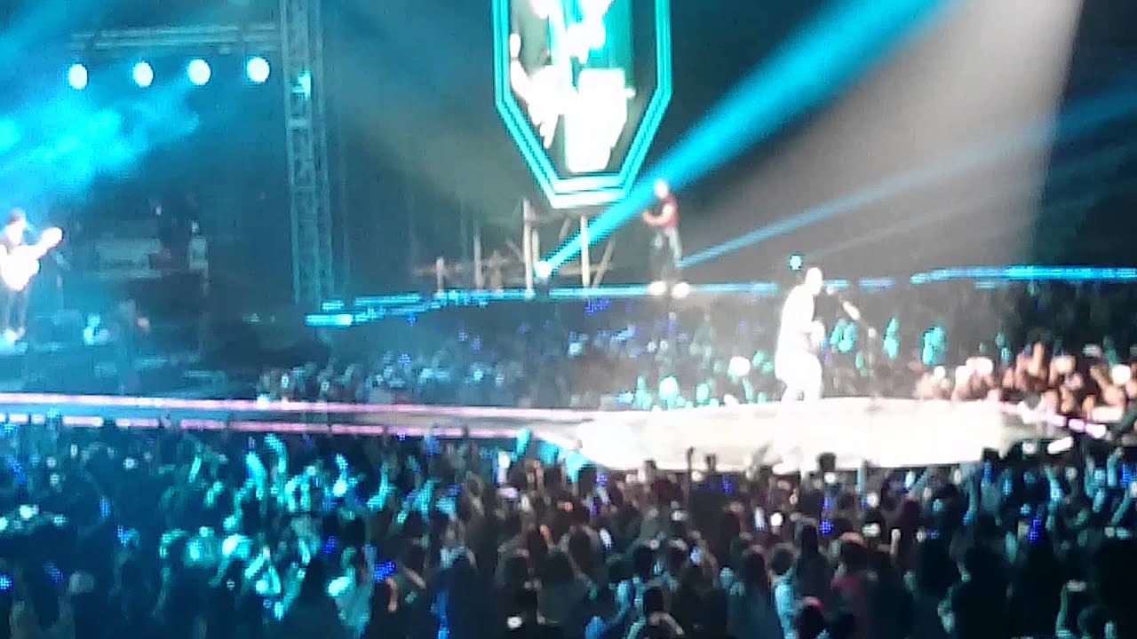 Cnblue non stop concert in stadium merdeka KL - 1 - YouTube