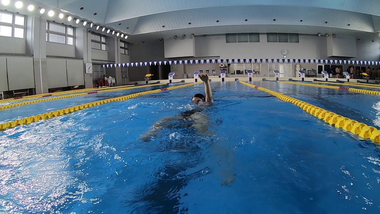 Reverse backstroke! #OUHS swim films - YouTube