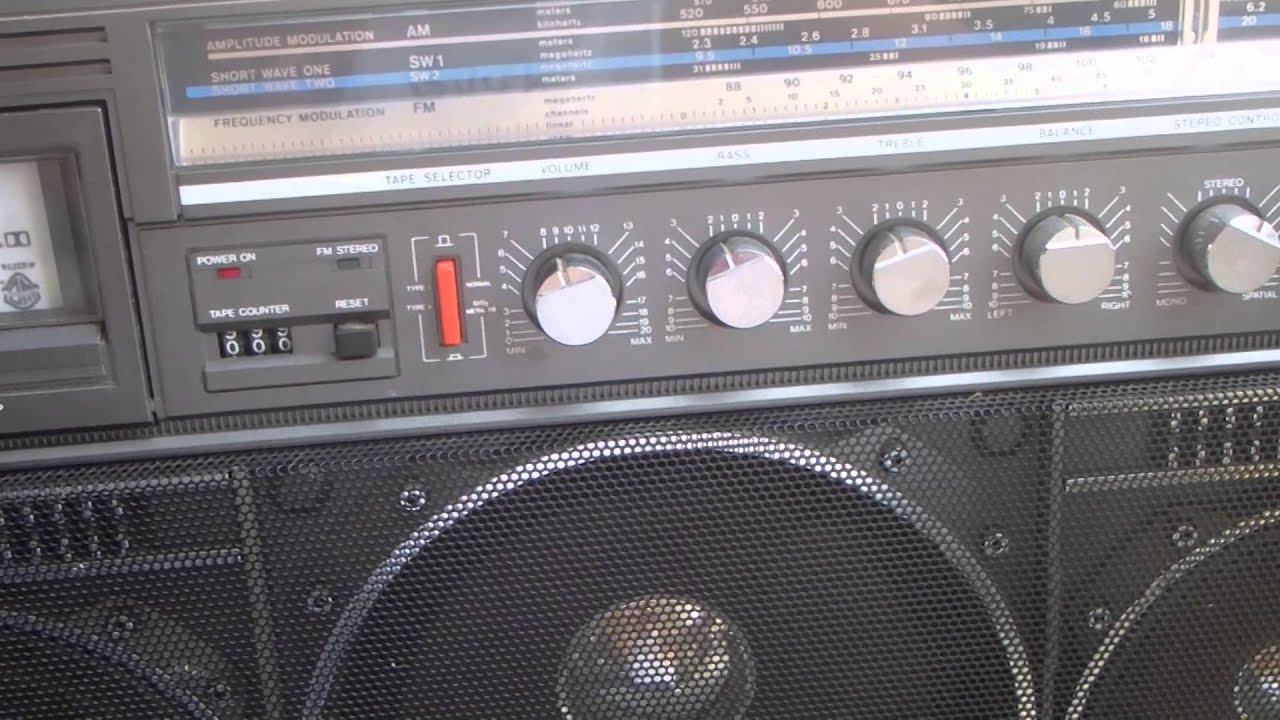 magnavox boom box - YouTube