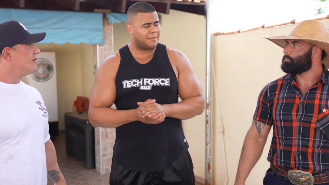 Almoço antes da estréia da academia do Bitelo, comeram uns 200kg 🤣🤣🤣🍖🍗🥓 ...