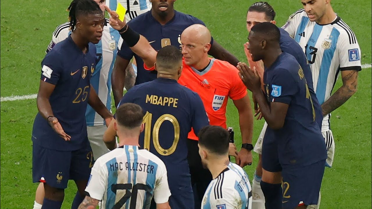 World Cup final referee admits he made a mistake during Argentina v ...
