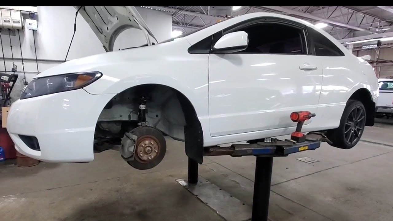 How to replace struts on a 8th gen honda civic (06-11) - YouTube