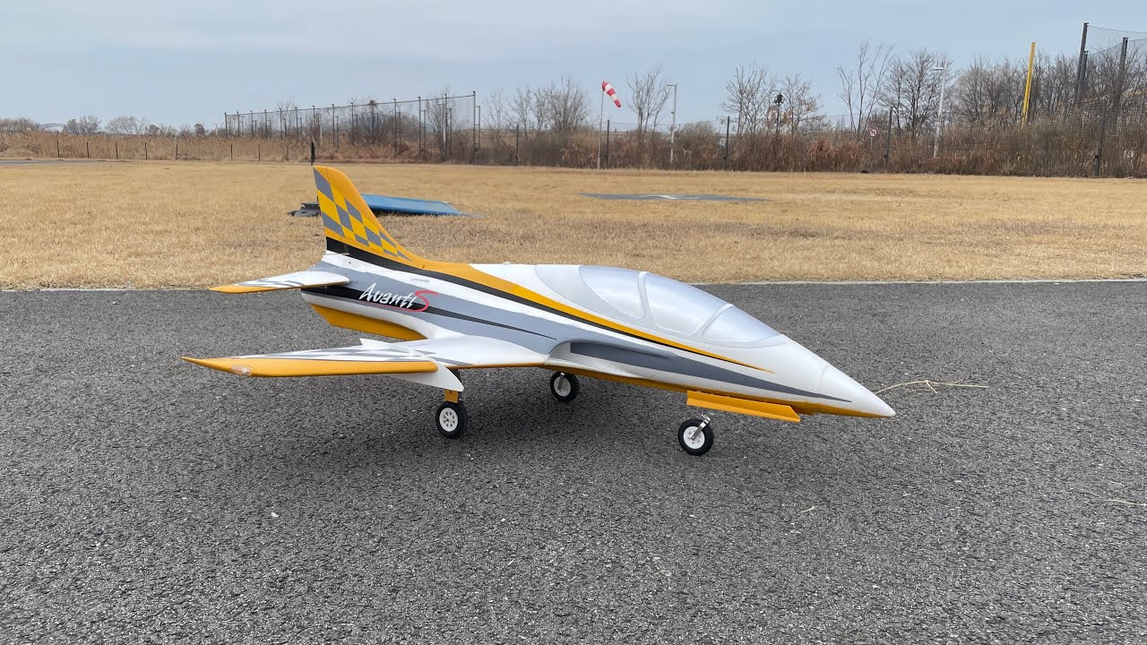 Freewing Avanti S V2 80mm EDF Jet Maiden Flight Highlights - YouTube