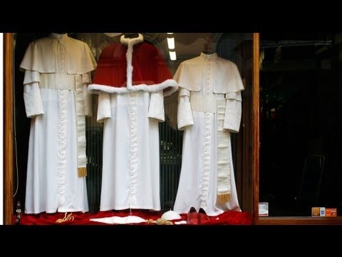 Yeni papa seçilmeden kıyafetleri dikildi