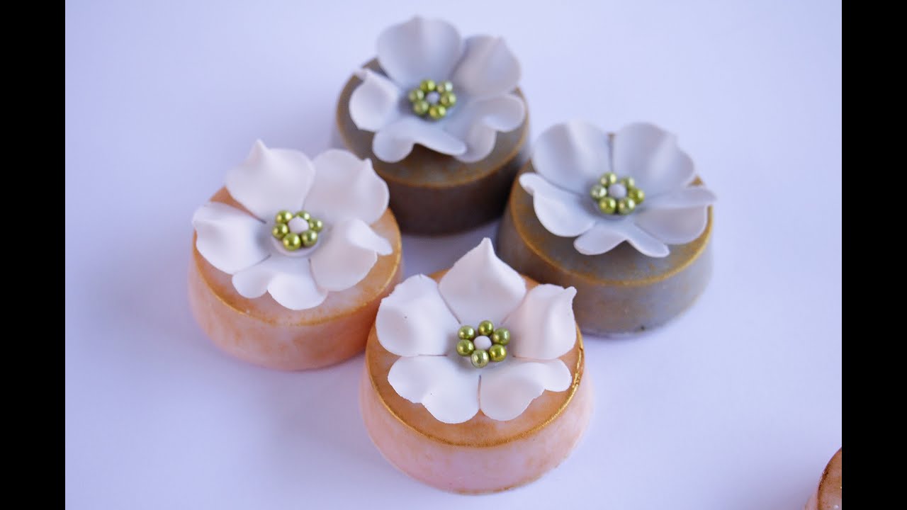 How To Make Floral Chocolate Covered Oreos- Rosie's Dessert Spot - YouTube