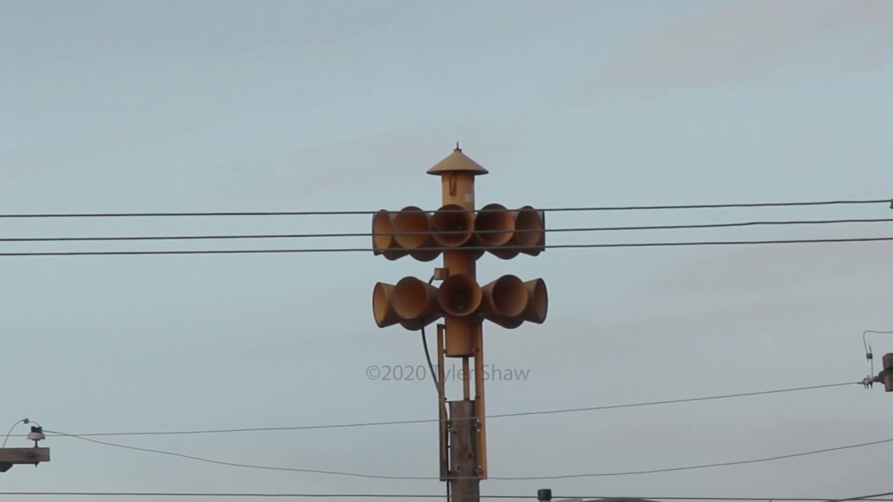 Kearney, NE Siren #2 - Federal Signal 2T22A - YouTube