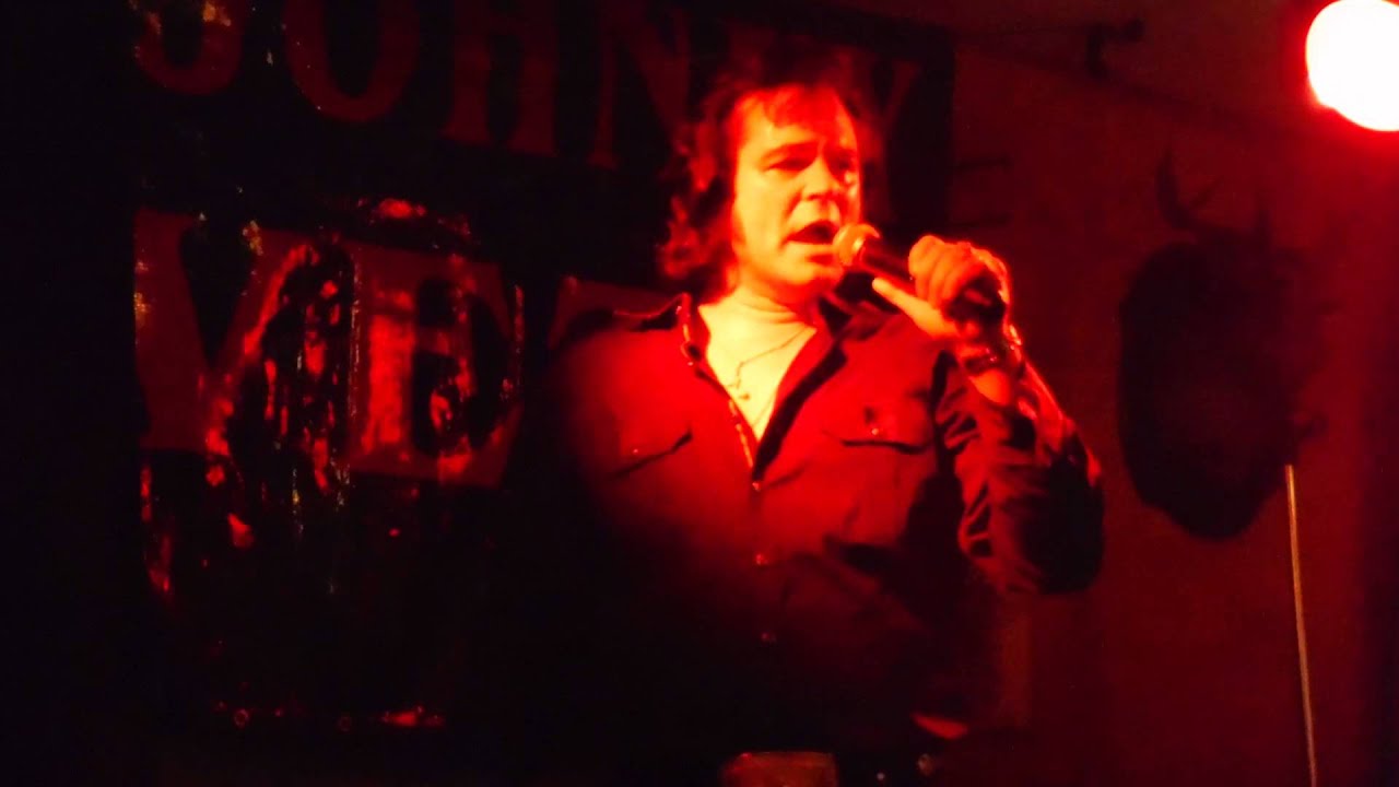 Johnny Lovett - Rolling On the River - YouTube