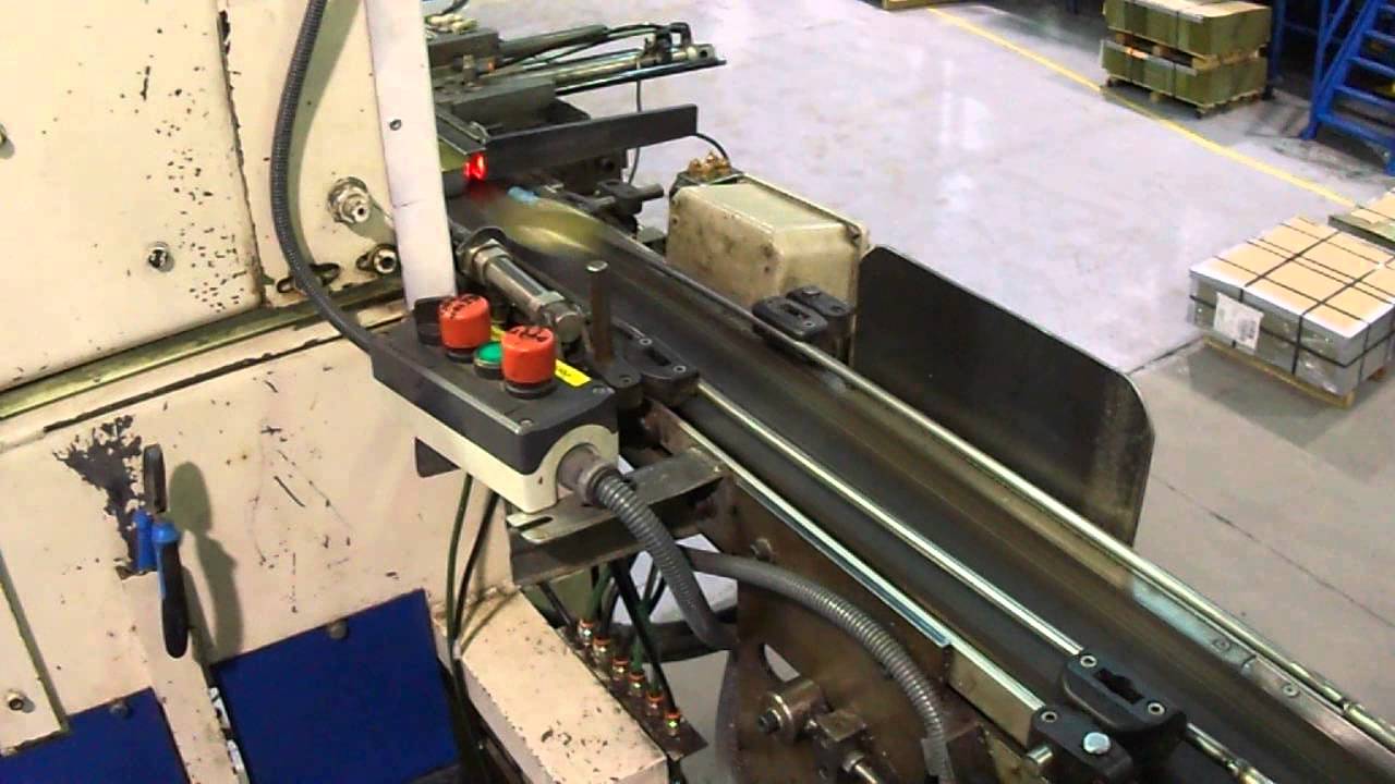 Oval Can Palletizer 4 | Villalta Canmaking Machinery - YouTube