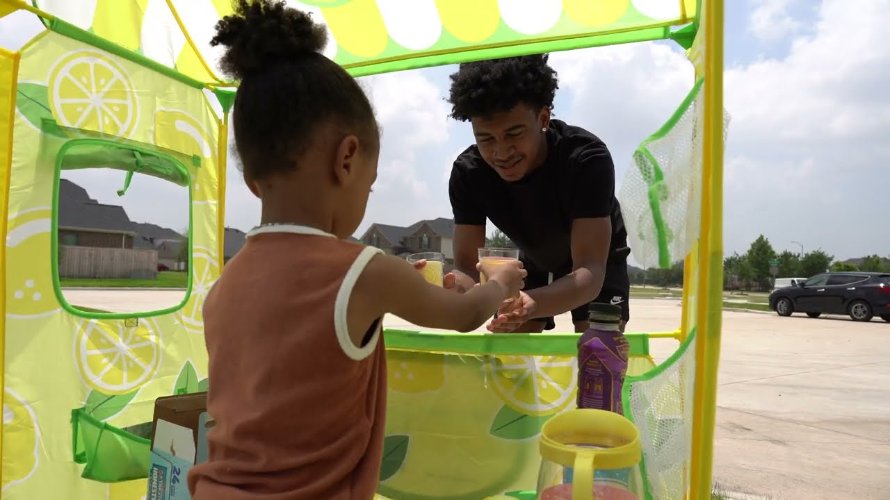 Kid BITES Man At LEMONADE STAND What Happens Next Is Shocking | Ohso ...