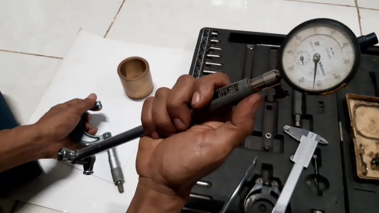 Begini Cara Memakai Alat MICROMETER Dalam - YouTube