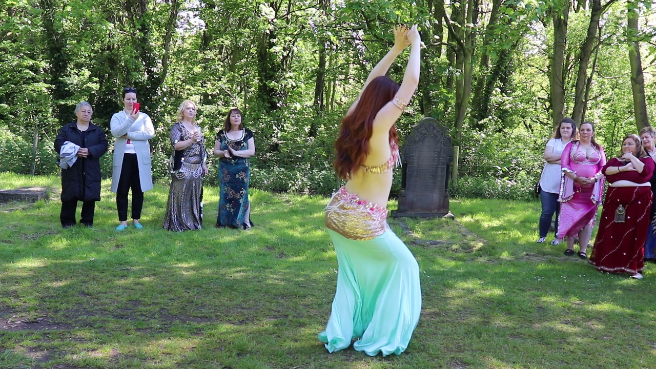 Belly dancing at halfa by Jennifer - YouTube