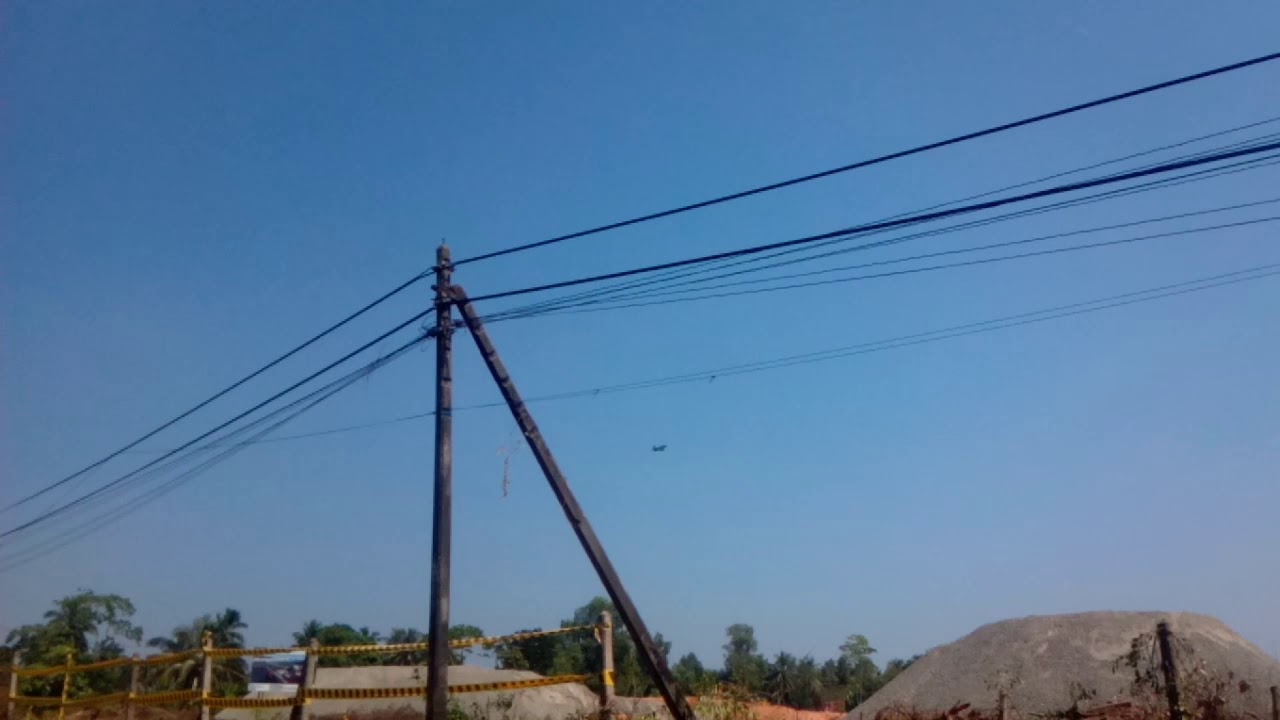SLAF F7 JULIET FORMATION LANDING SEQUENCE ON SHORT FINAL RUNWAY 22 AT ...