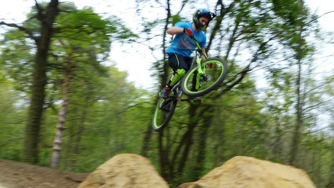 VTT Dirt - Jumping Session + BDT + Go Pro HD - YouTube
