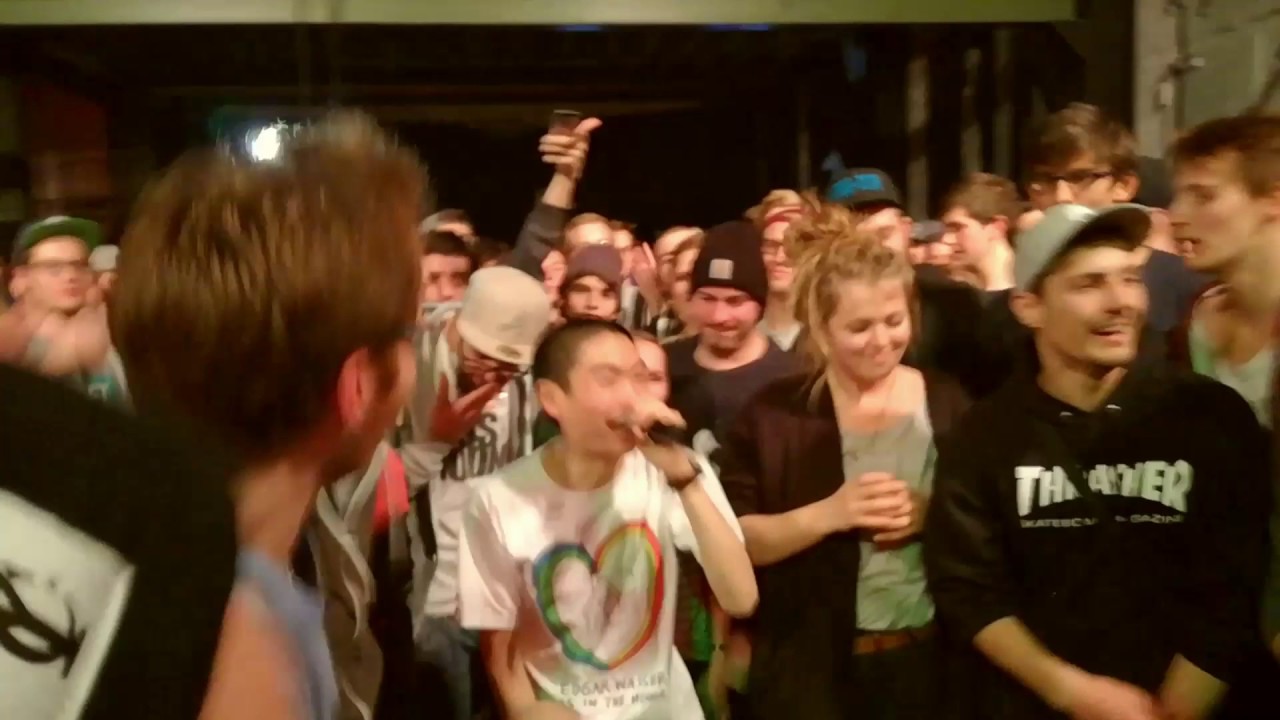 Edgar Wasser rappt live im Cypherkreis - YouTube