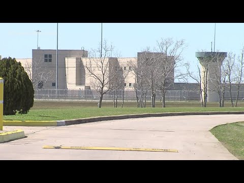 Beaumont prison's lack of security gains national attention - YouTube