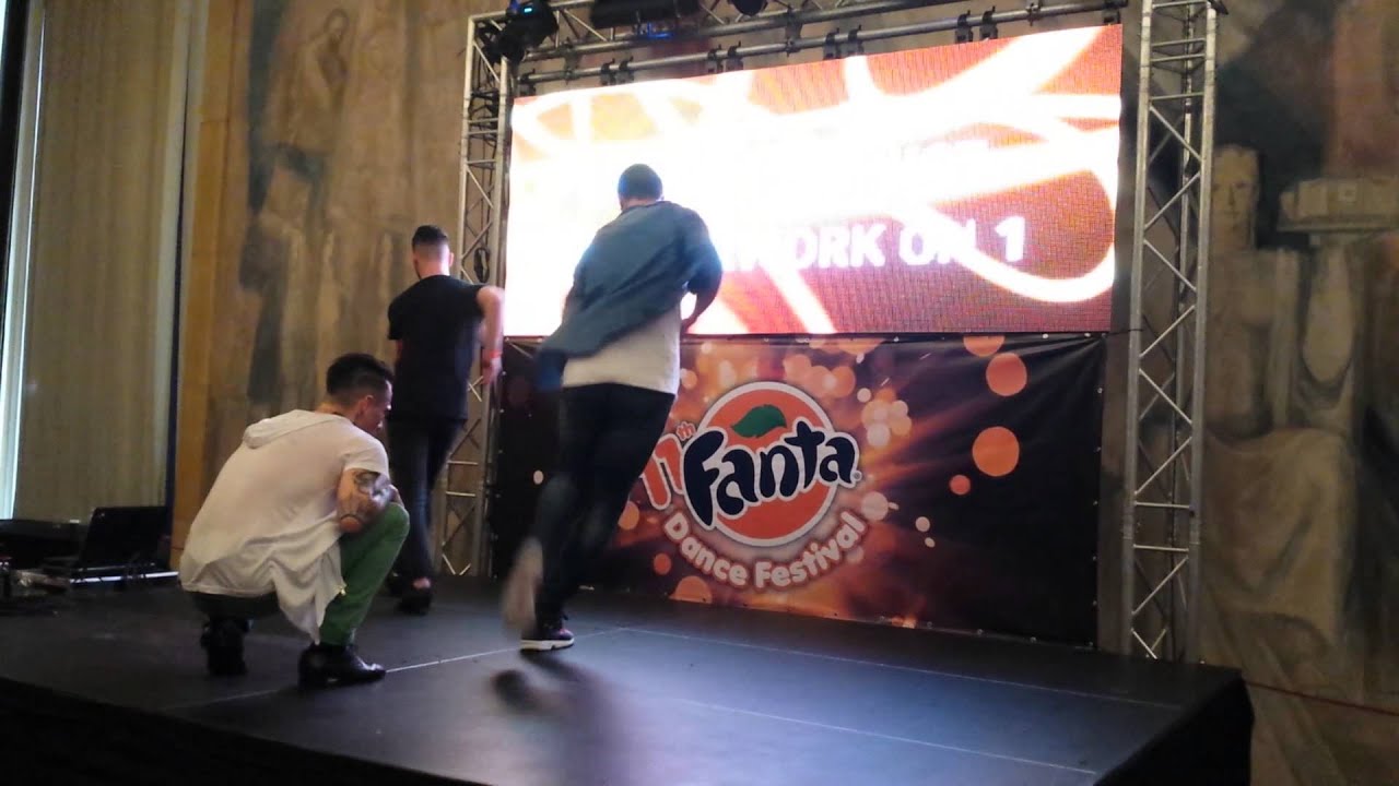 Johnny Vazquez Footwork @ Fanta Dance Festival 2015 - YouTube