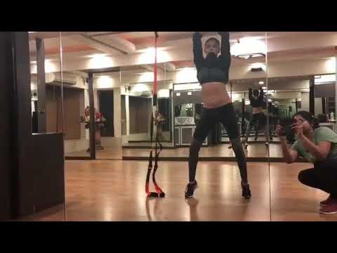 Dilbar Dilbar Nora Fatehi hot actress belly dancer