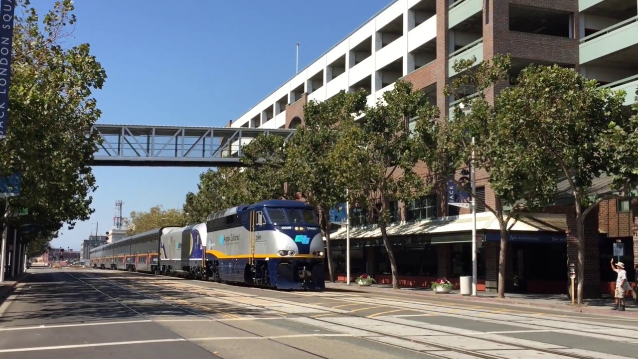 CalTrans Siemens SC-44 Charger at Oakland - YouTube