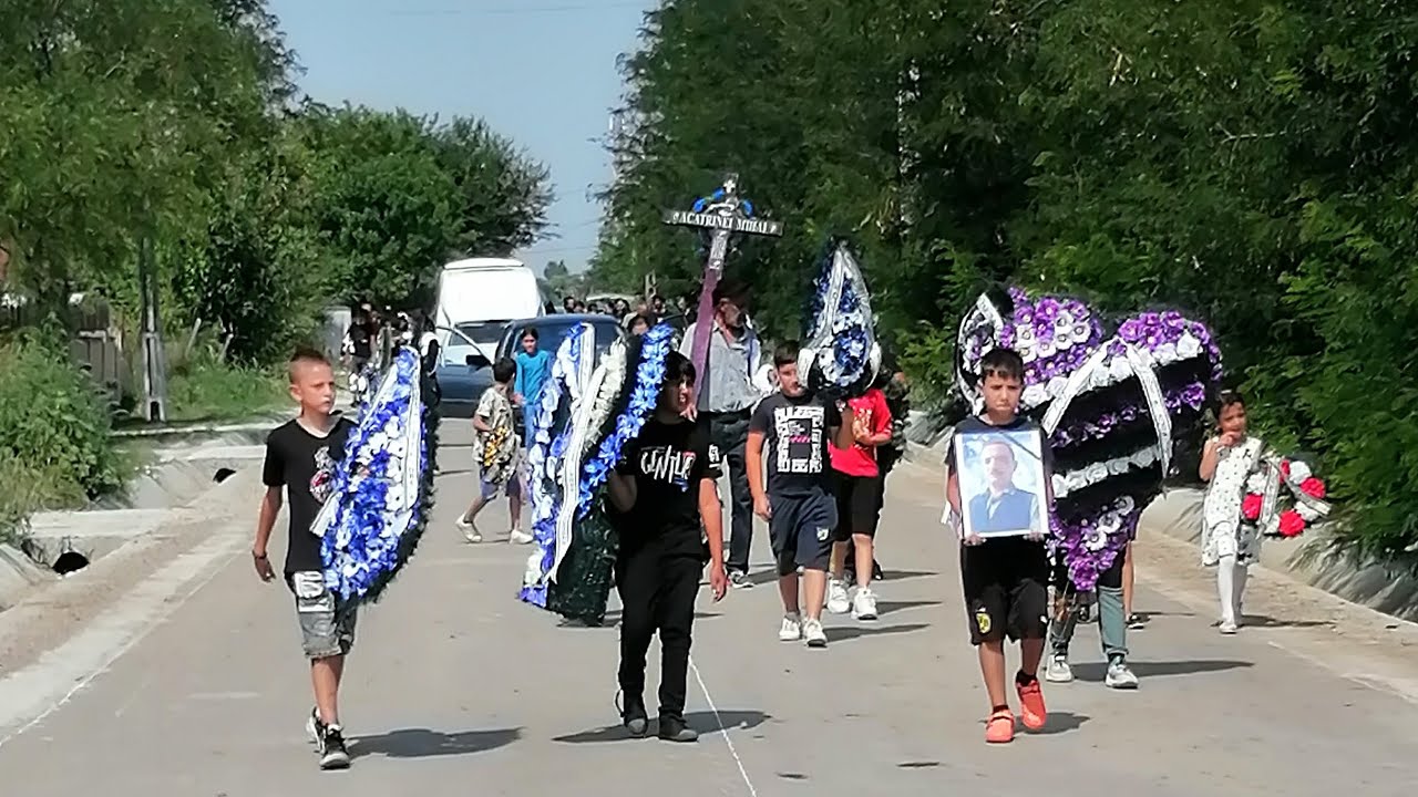 Dumnezeu să-l odihnească în pace fratica ai plecat prea de vreme nu ...