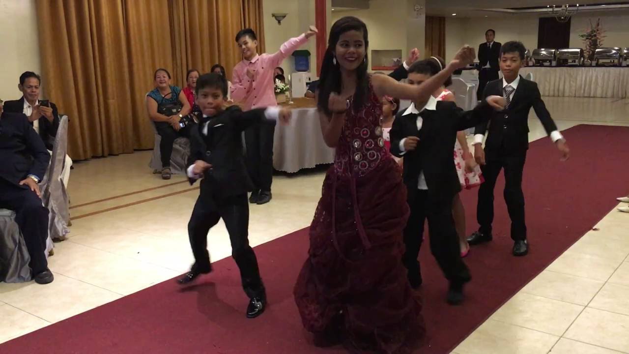Trumpets dance - Laude kids - YouTube