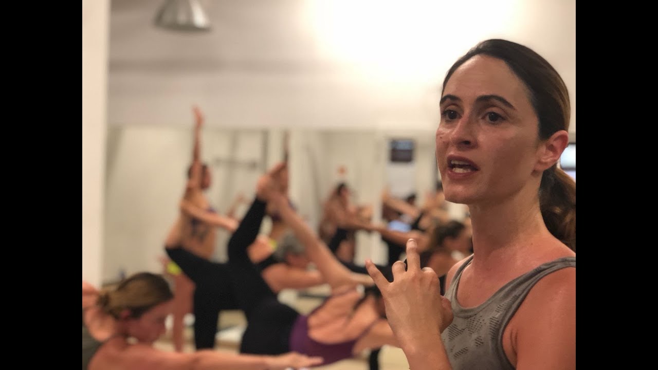Profesores de Bikram Yoga: Annabelle Reyes (video blog) - YouTube