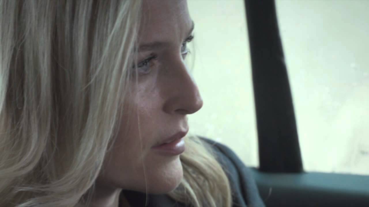 The Fall - Episode 2 Clip, starring Gillian Anderson - YouTube