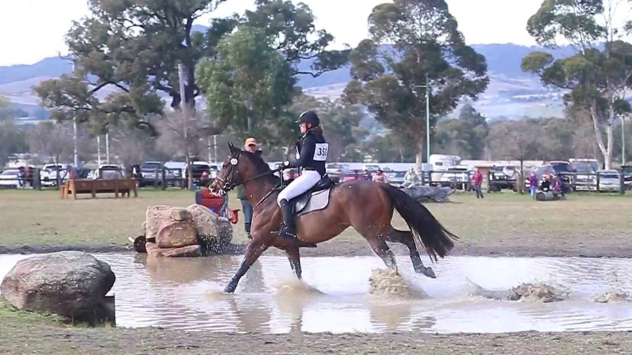 Lauren & Magic - Denman ODE XC - YouTube