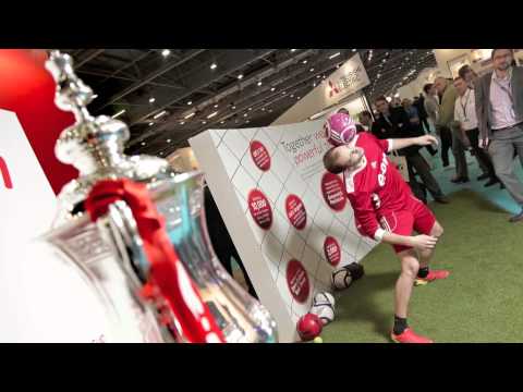 Daniel Cutting- International football freestyler - YouTube