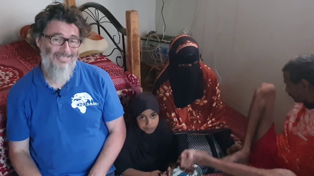 Yusuf Chambers with a Desperate Yemeni Family In Need - YouTube