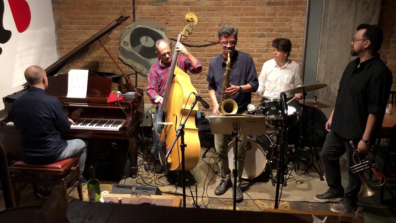 The Dolphin (Luis Eça) - Quinteto Sambazz - YouTube