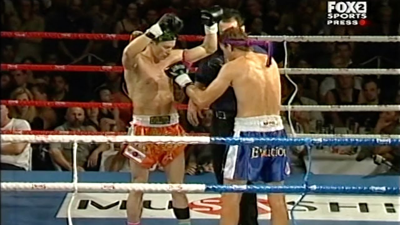 Bruce "Preacher" Macfie Vs Warren Elson - Evolution Muay Thai 5 - YouTube